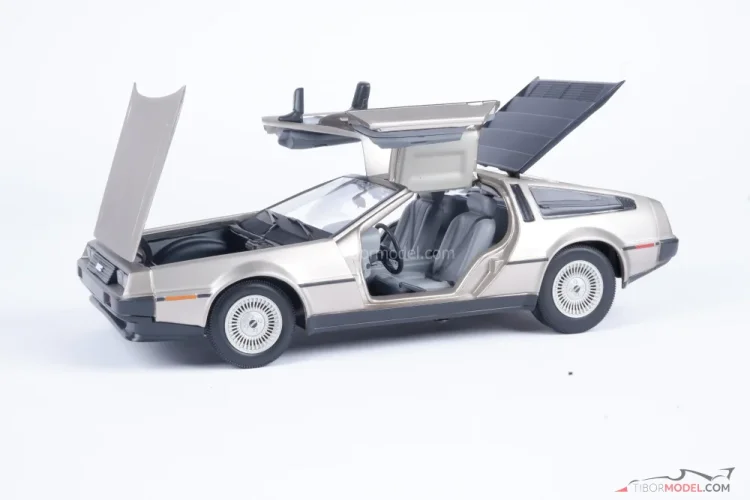 Model car DeLorean DMC12 stainless steel, 1:18 Sun Star | Tibormodel.com