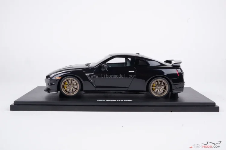 Modellautó Nissan GT-R Takumi lila, 1:18 GT Spirit | Tibormodel.com