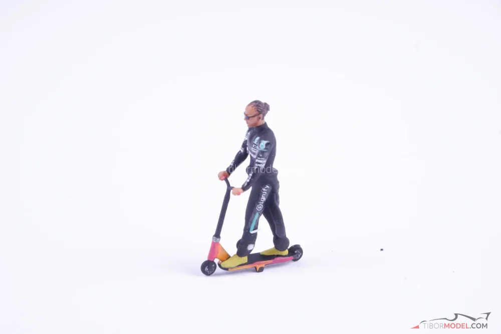 Model figure Lewis Hamilton with skate scooter | Tibormodel.com