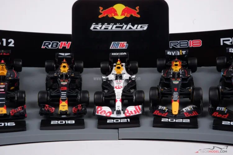 Red Bull F1 dárkové balení 7 monopostu Bburago | Tibormodel.com