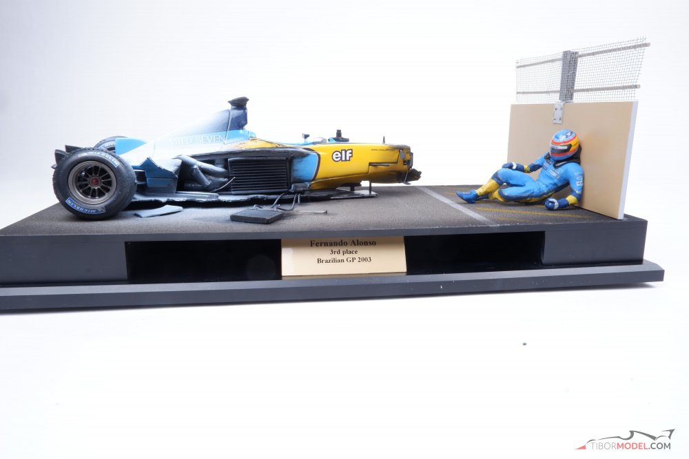 Renault R23 - Fernando Alonso 2003, diorama of the crash on the ...