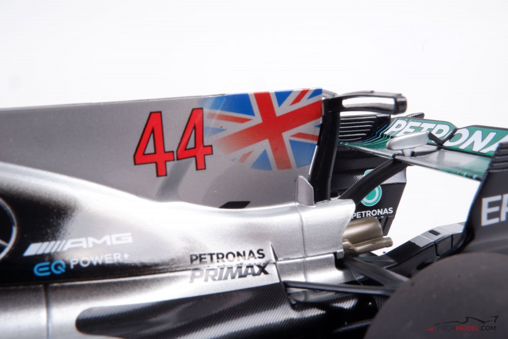Model car Mercedes W08 Hamilton 2017, 1:18 Minichamps | Tibormodel.com