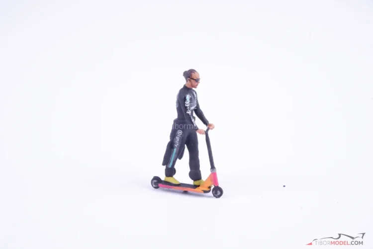 Model figure Lewis Hamilton with skate scooter | Tibormodel.com