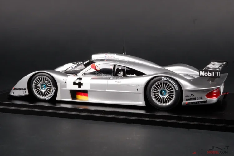 Model car Mercedes CLR Webber 1999, 1:18 Spark | Tibormodel.com