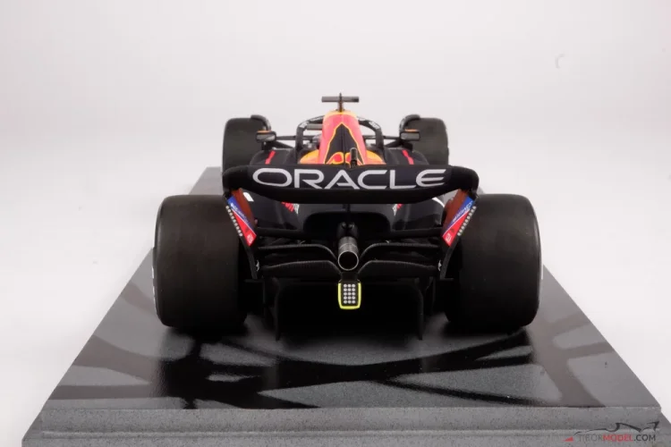 Model car Red Bull RB18 Verstappen 2022, 1:18 Spark | Tibormodel.com