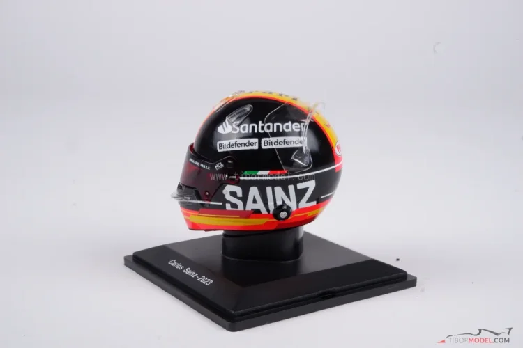 Helma Carlos Sainz 2023 Ferrari, Monza, 1:5 Spark | Tibormodel.com