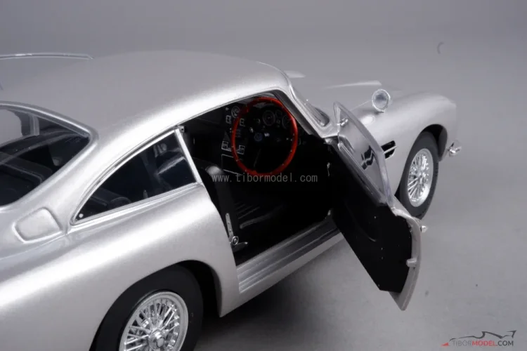 Model car Aston Martin DB5 silver birch, 1:18 Solido | Tibormodel.com