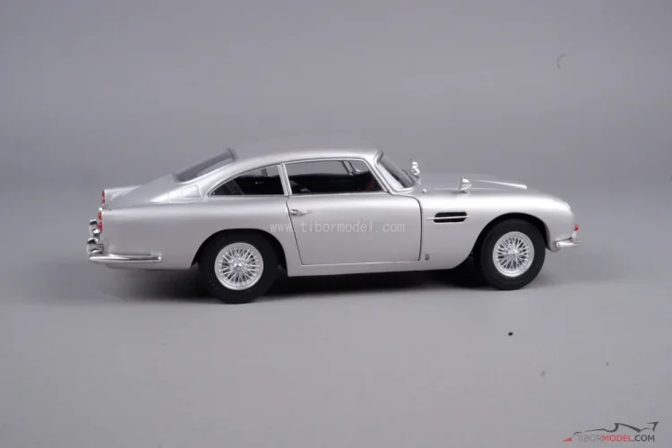 Model car Aston Martin DB5 silver birch, 1:18 Solido | Tibormodel.com