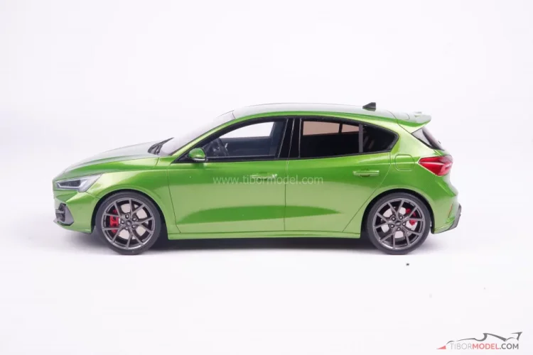 Model car Ford Focus MK5 ST green, 1:18 Ottomobile | Tibormodel.com