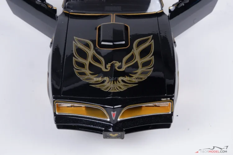Model car Pontiac Firebird Trans Am, 1:18 Maisto | Tibormodel.com