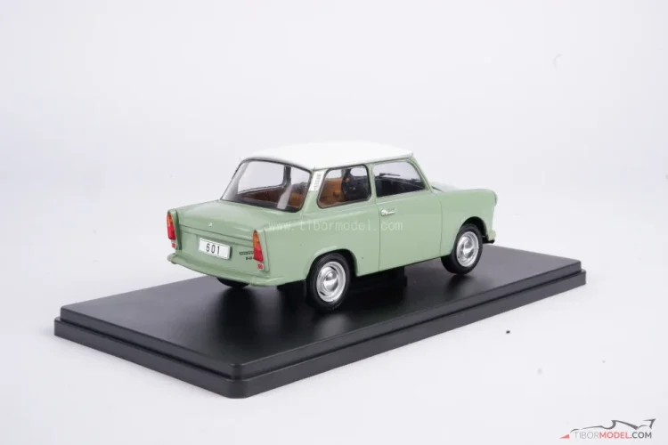 Model car Trabant 601 green, 1:24 Whitebox | Tibormodel.com