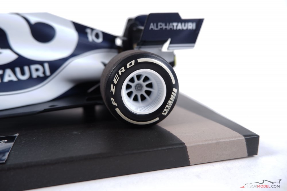 Model car AlphaTauri AT02 Gasly 2021, 1:18 Minichamps | Tibormodel.com